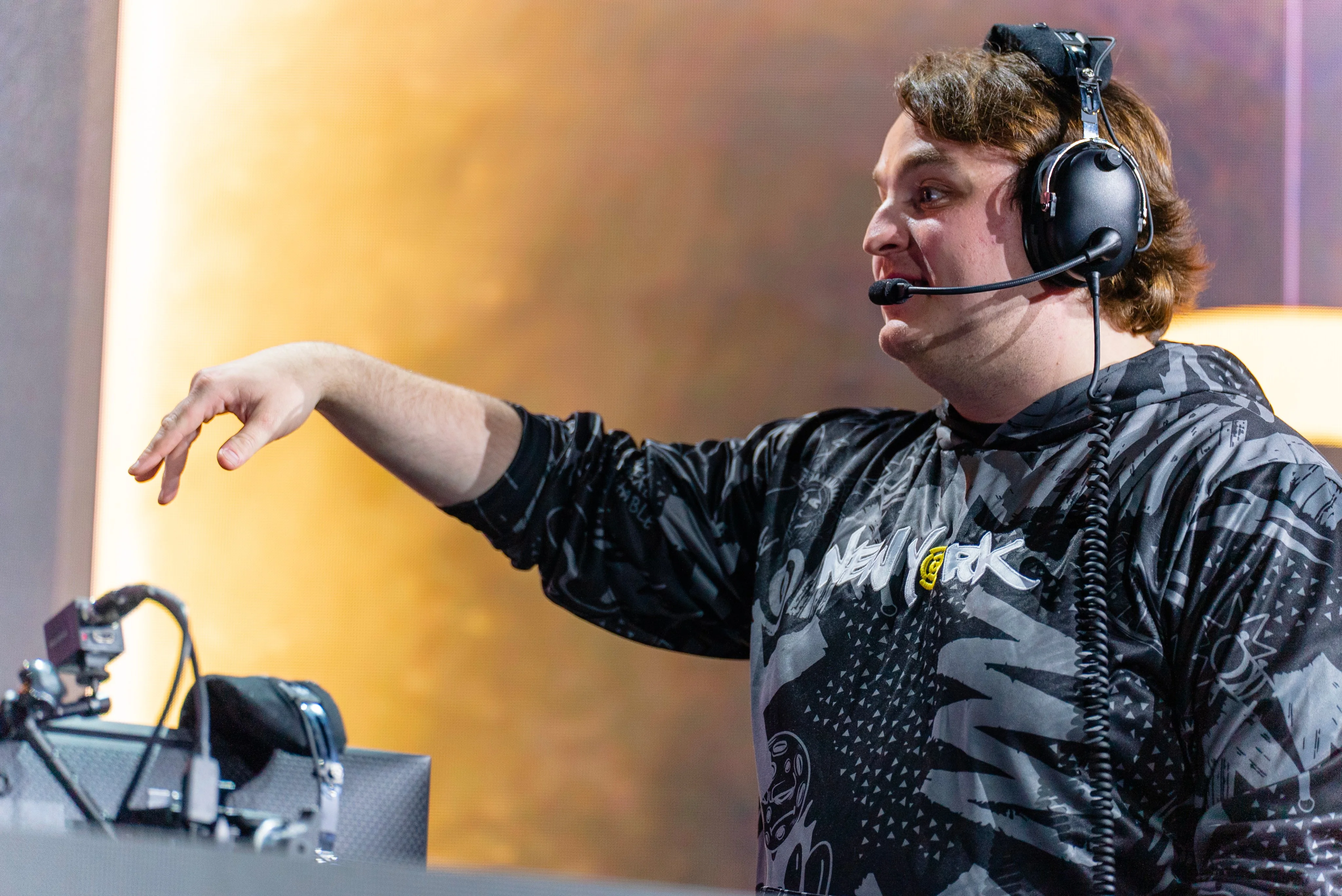 Sender to coach new-look LA Thieves | Call of Duty League News ...